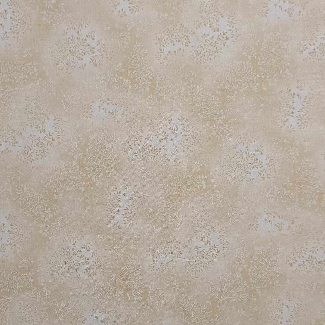 Fusions Robert Kaufman - Cream/Gold Tonal Leaf Print Fabric – Tx2 Quilt ...